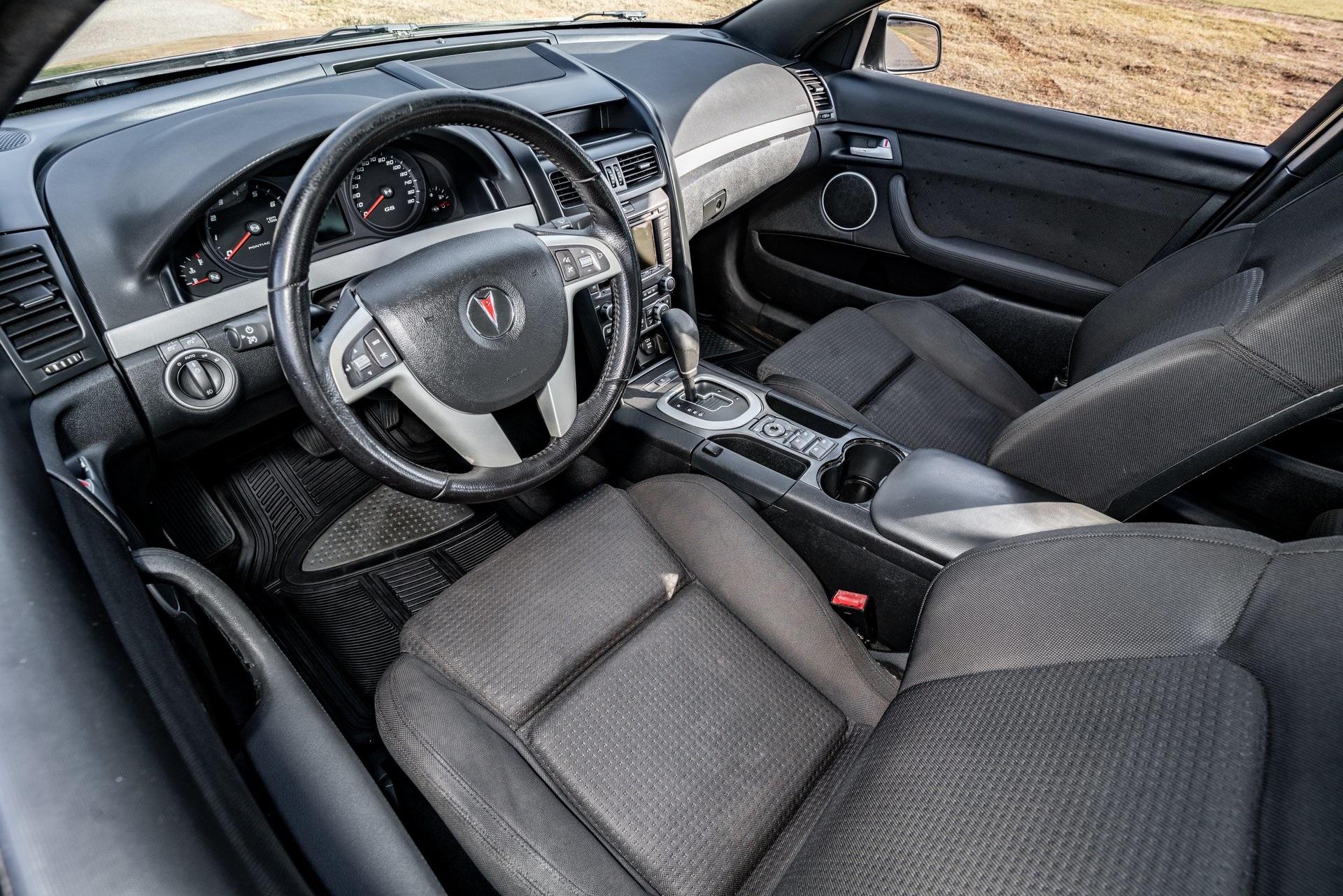 2007 Pontiac G8 Interior