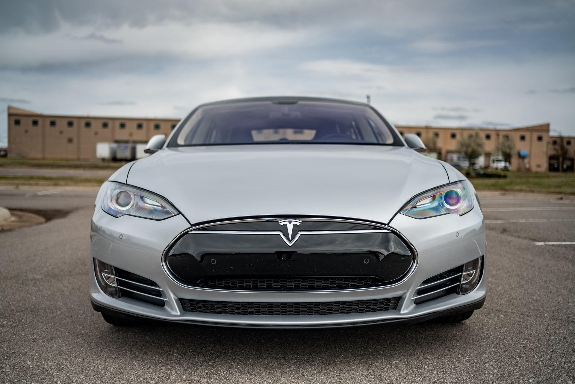 Tesla Model S P85 White