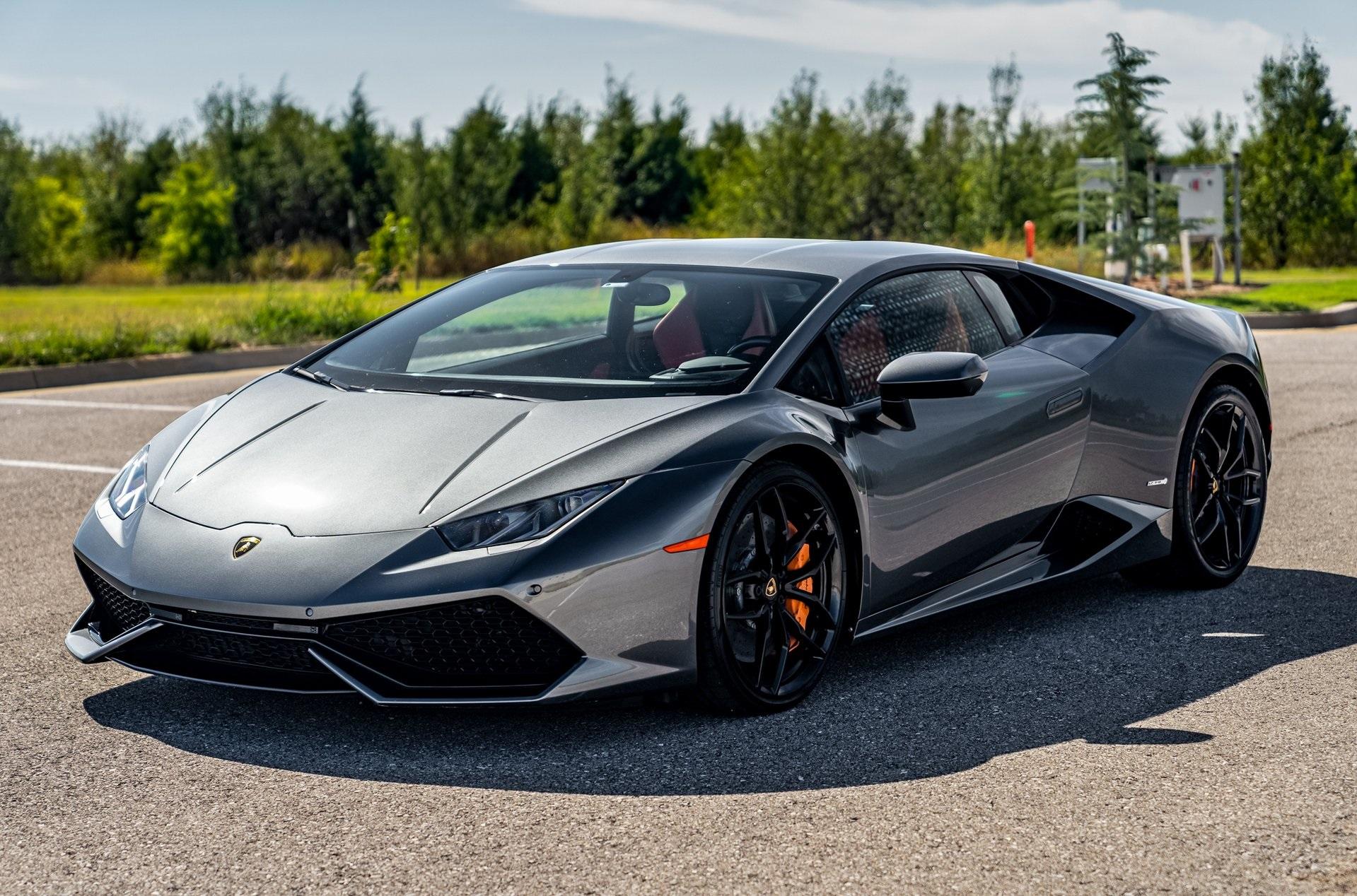 Lamborghini Huracan Grey